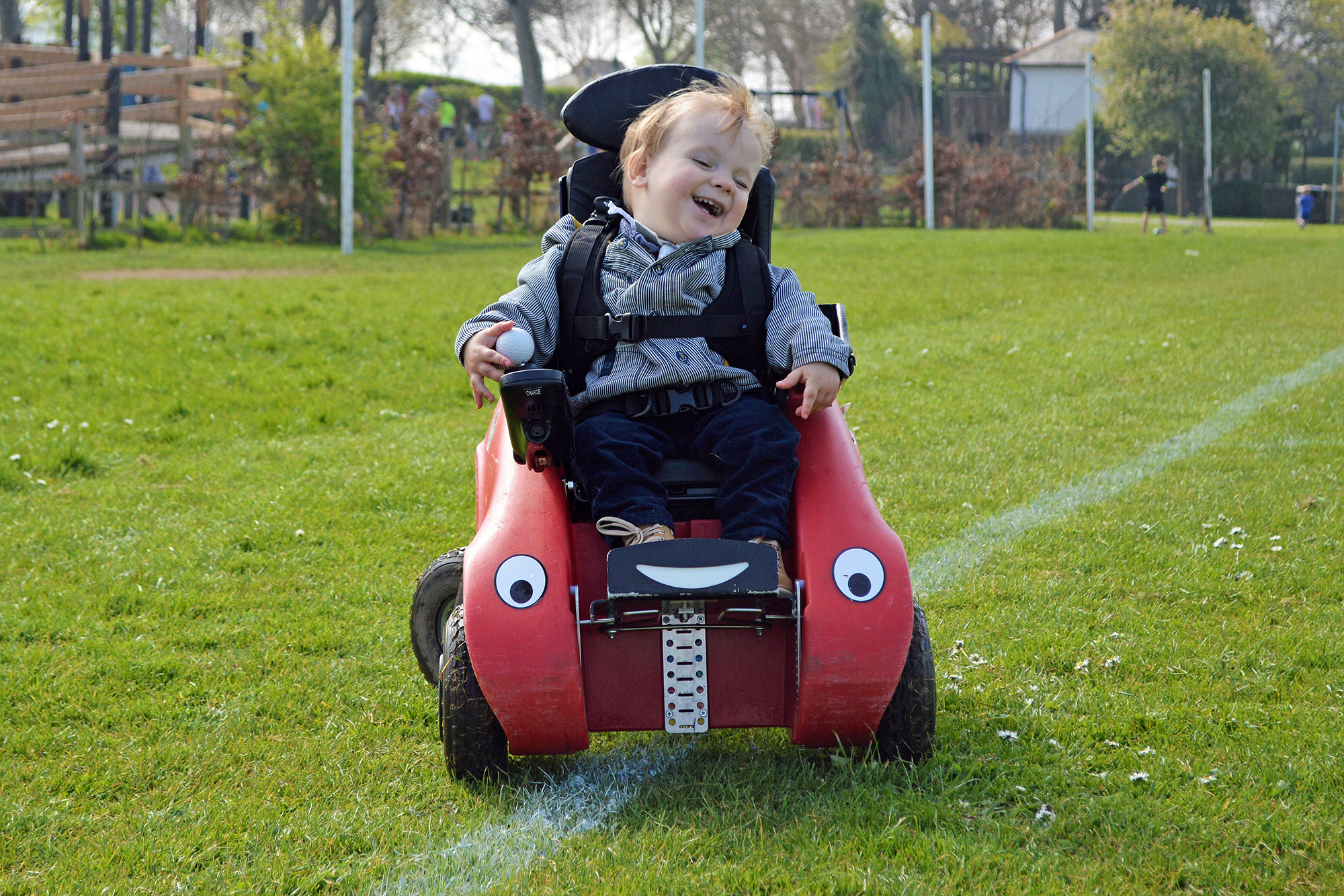 Elektrisk rullestol for de minste | WizzyBug | Inpo